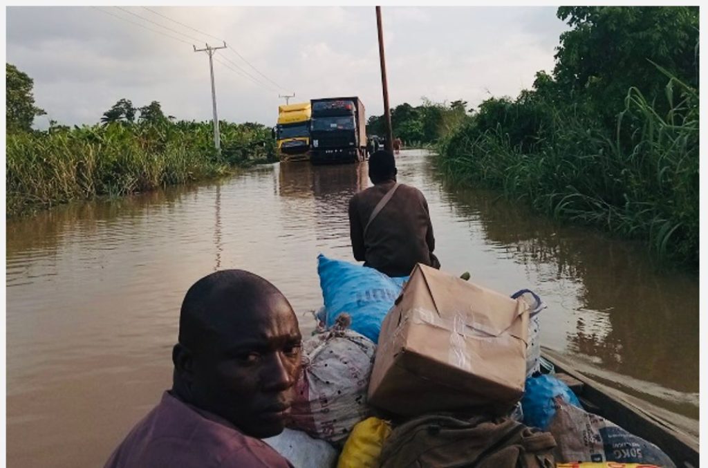 Flood Submerges Benin-Akure Road, Displaces Farmers, Strands Travelers ...